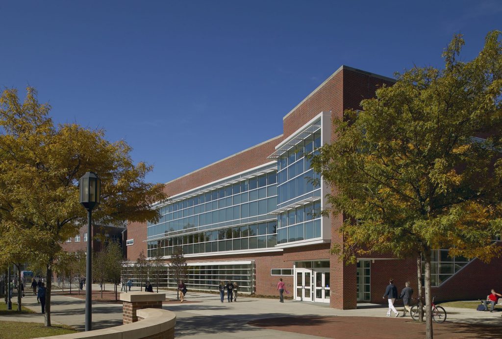 2004JG22/Keene State College Science Building/Mitchell Giurgola ...